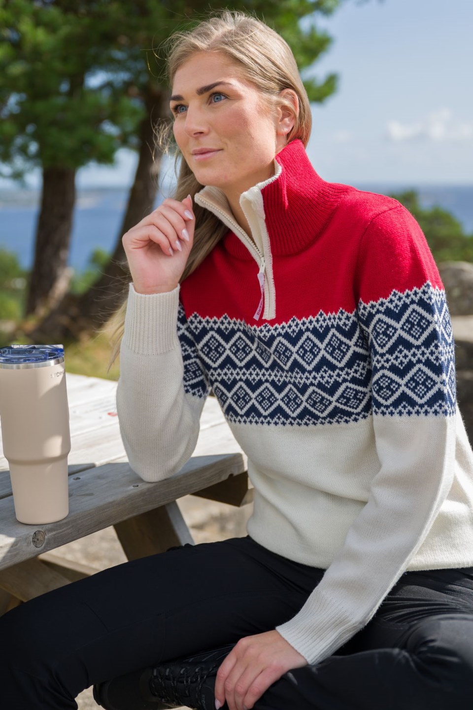 Hardanger Half Zip ullgenser dame - rød / hvit / blå | Stormberg